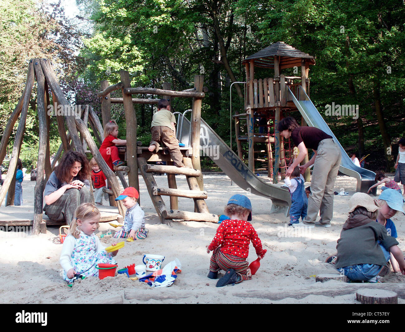 Berlin children playing playground hi-res stock photography and images ...