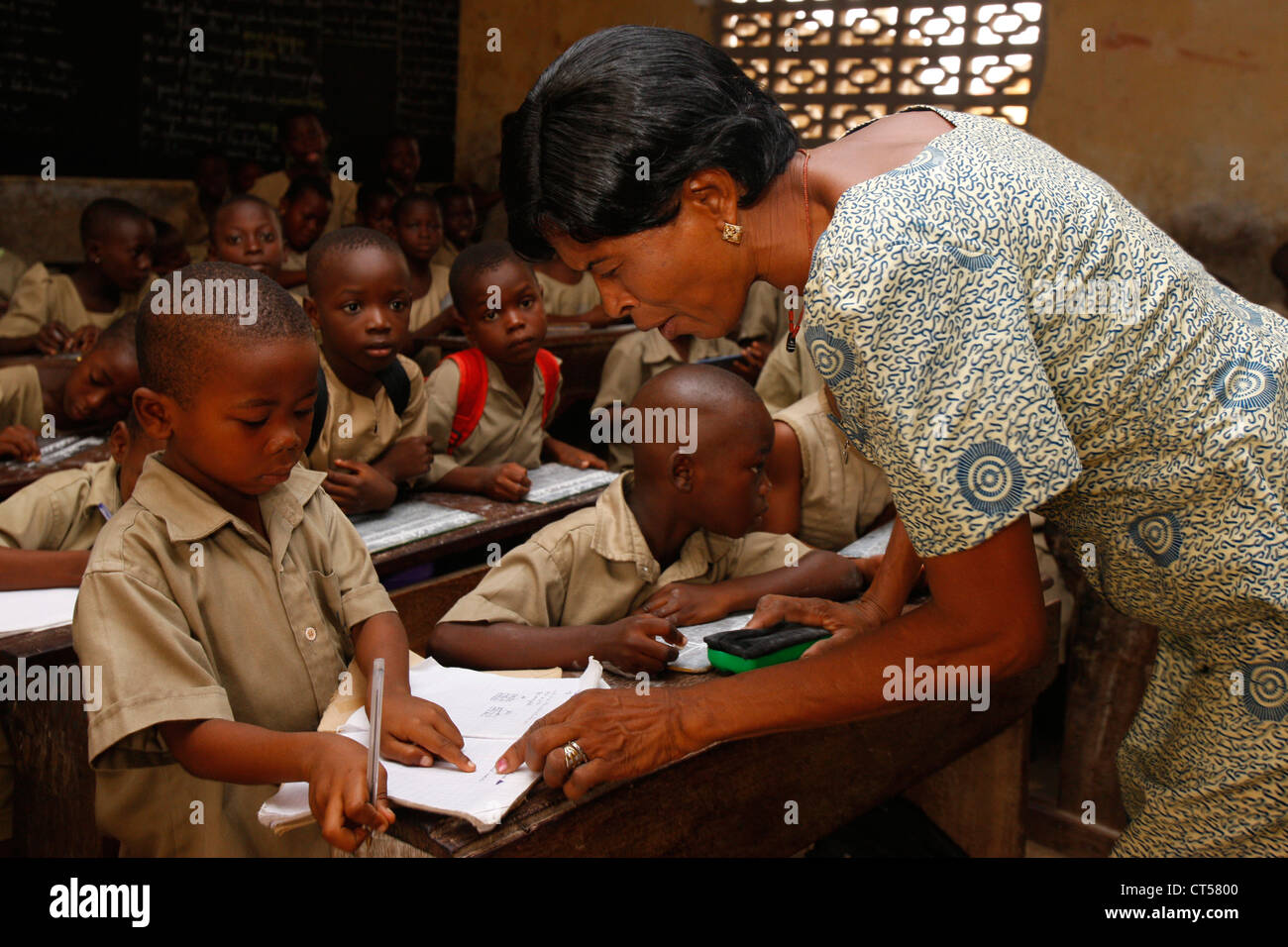 TEACHING IN AFRICA Stock Photo - Alamy