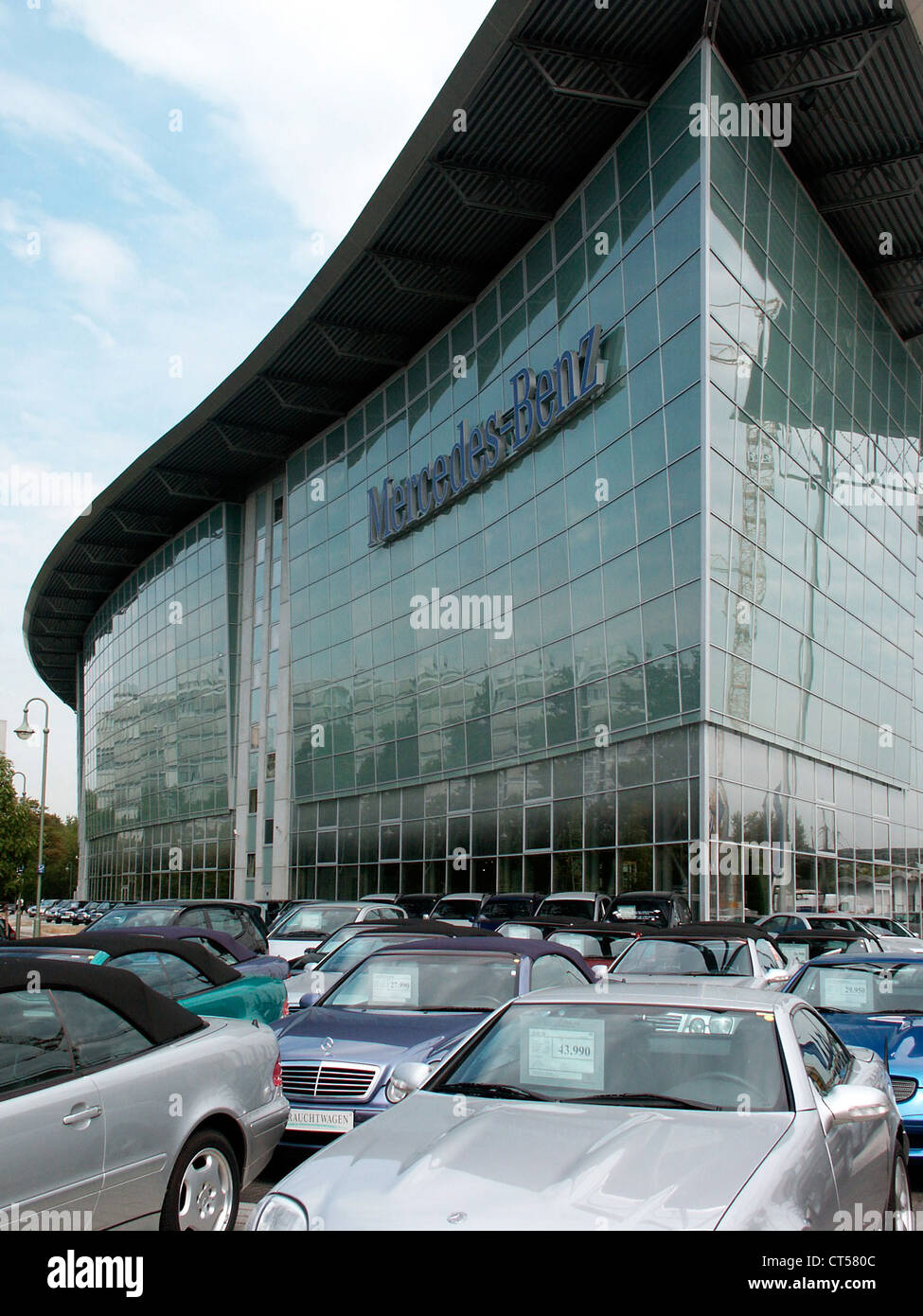 Mercedes benz world sale hi-res stock photography and images - Alamy