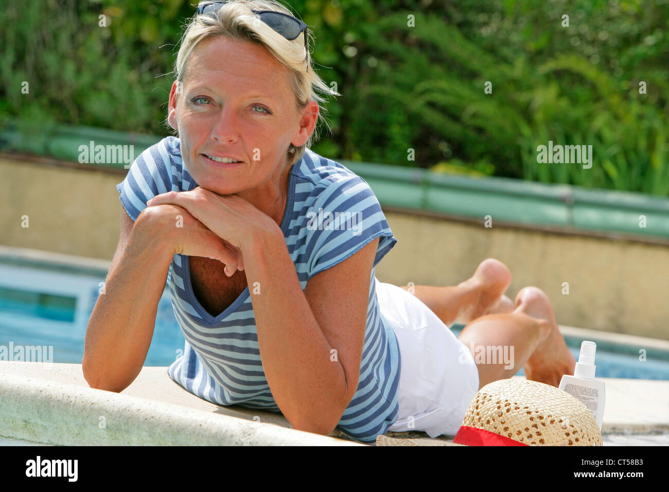Senior citizen woman in bathing hi-res stock photography and images - Alamy