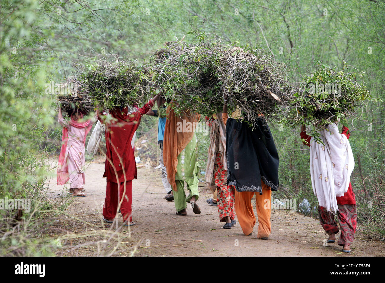 Carry Bundle On Head High Resolution Stock Photography and Images - Alamy