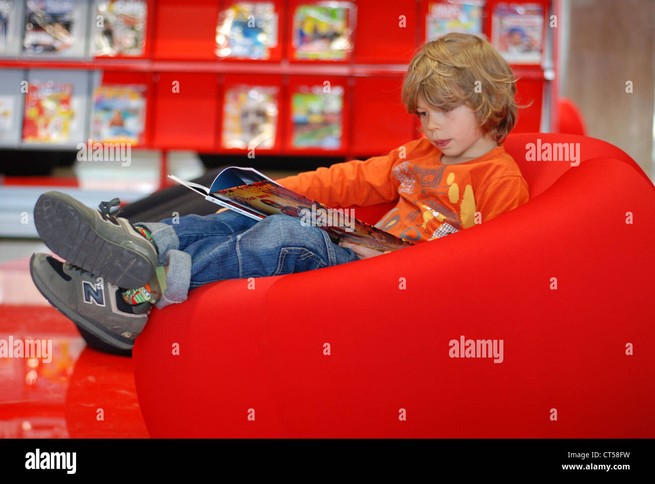 8 years old library hi-res stock photography and images - Alamy