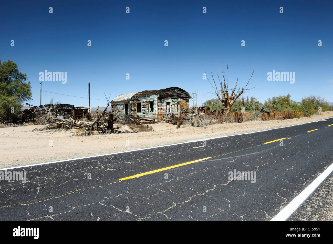 Kelso Dunes And Ghost Town