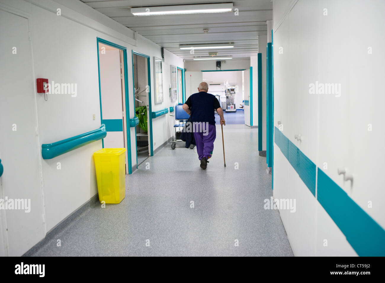 Single patient hospital clinic hi-res stock photography and images - Alamy