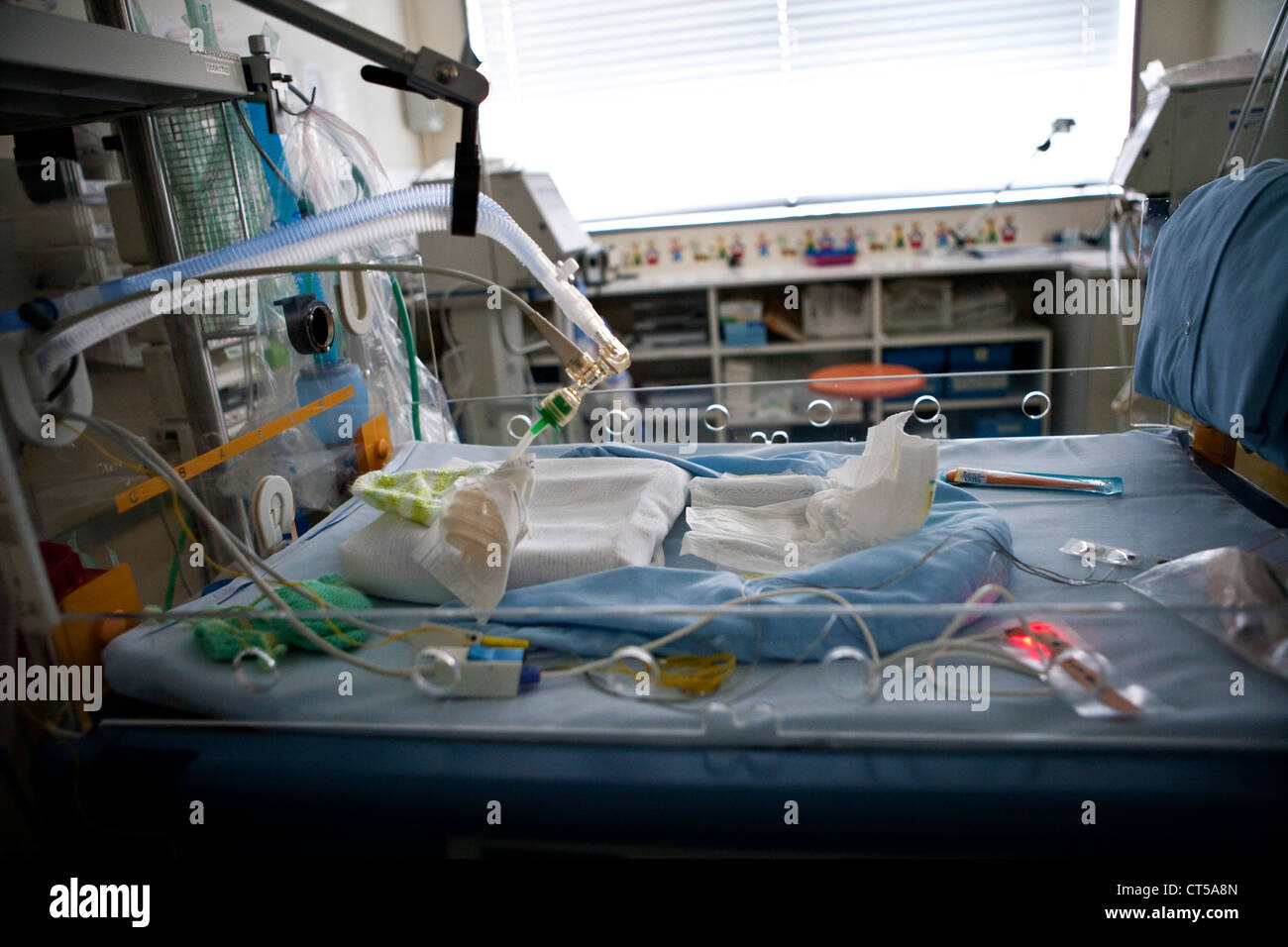 RESUSCITATION NEWBORN BABY Stock Photo - Alamy