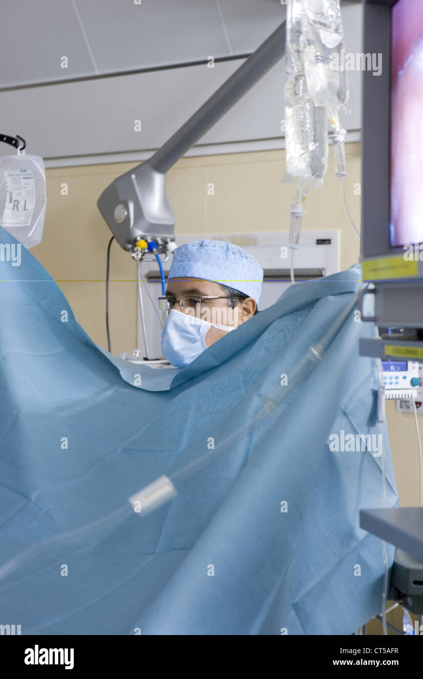 Anesthesia vertical hi-res stock photography and images - Alamy