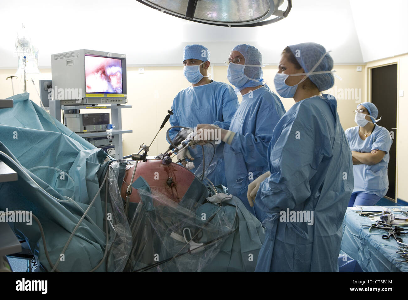 Male stomach surgery hi-res stock photography and images - Alamy