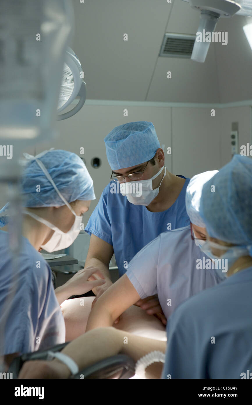 Nephrectomy hi-res stock photography and images - Alamy