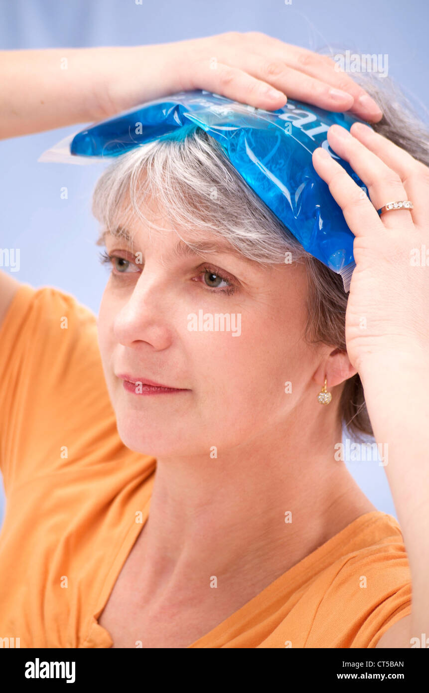 COLD THERAPY ELDERLY PERSON Stock Photo - Alamy