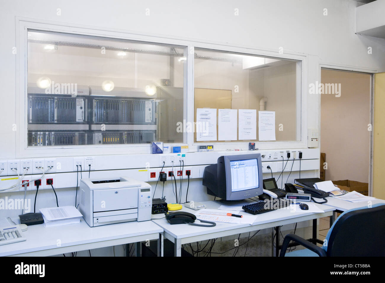 Services de telecommunication hi-res stock photography and images - Alamy