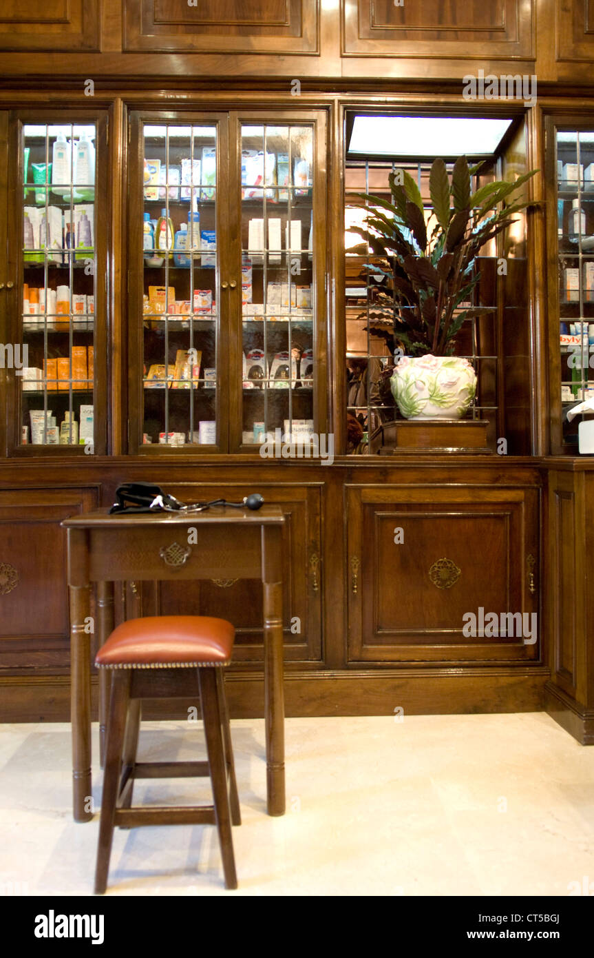 Europe pharmacy hi-res stock photography and images - Alamy