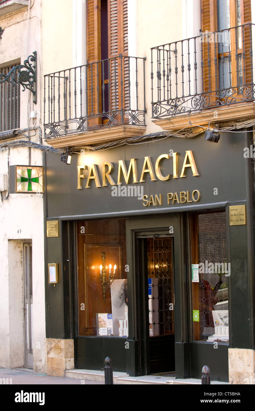 Pharmacy storefront hi-res stock photography and images - Alamy