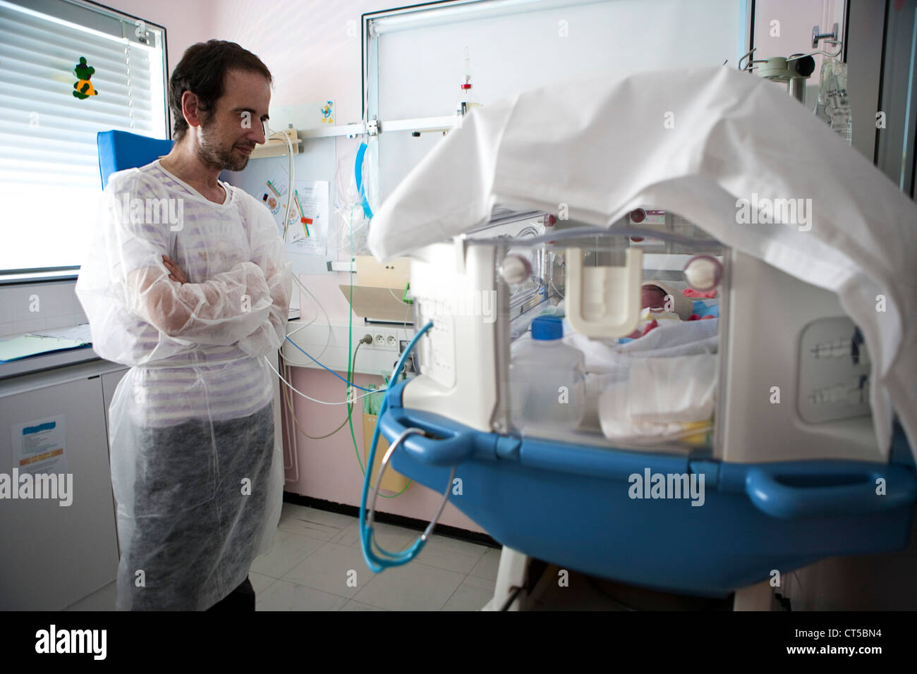 Premature baby boy hi-res stock photography and images - Alamy