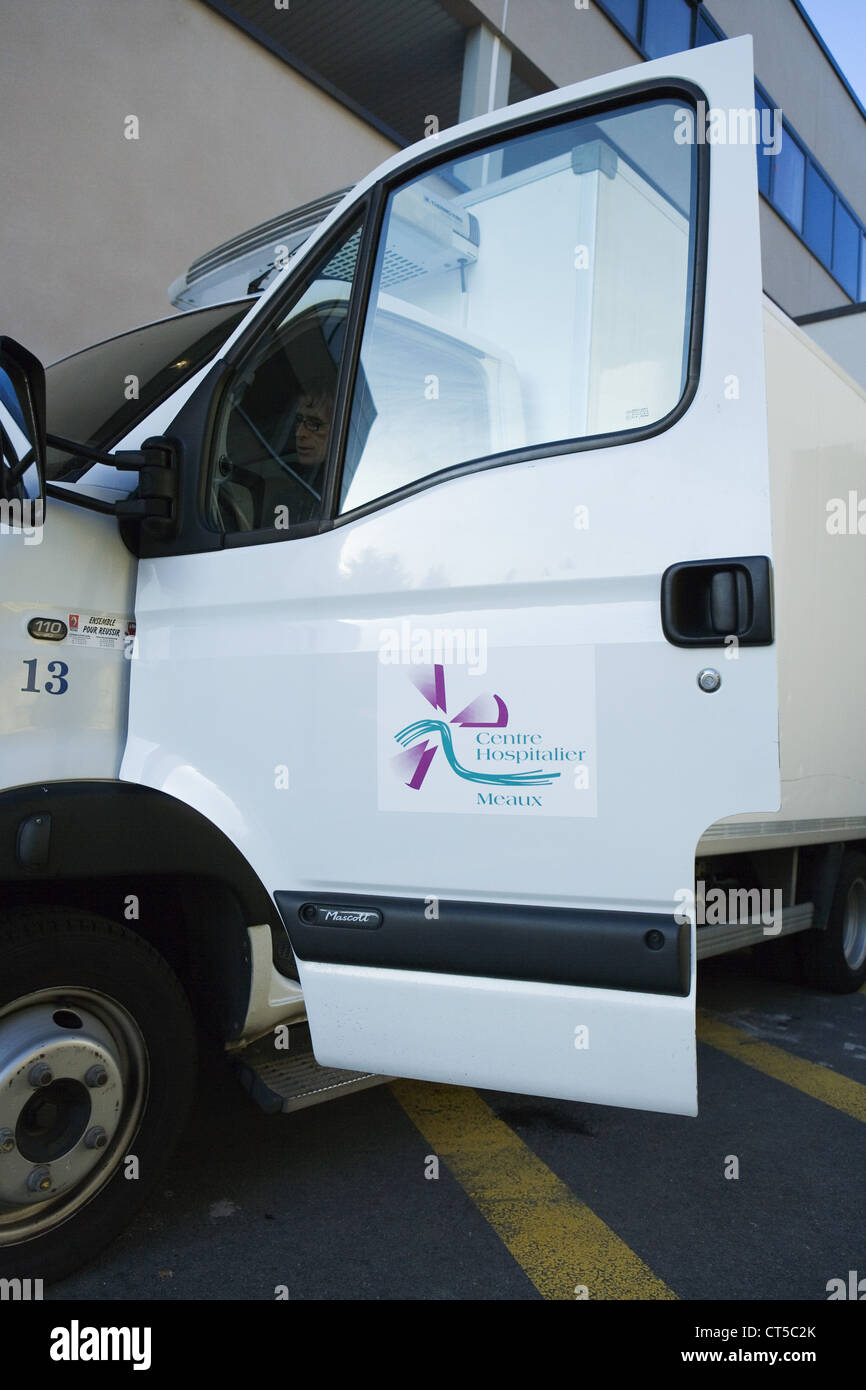 Hospital drivers hi-res stock photography and images - Alamy