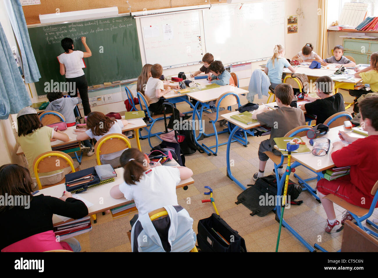 PRIMARY SCHOOL CLASS Stock Photo - Alamy