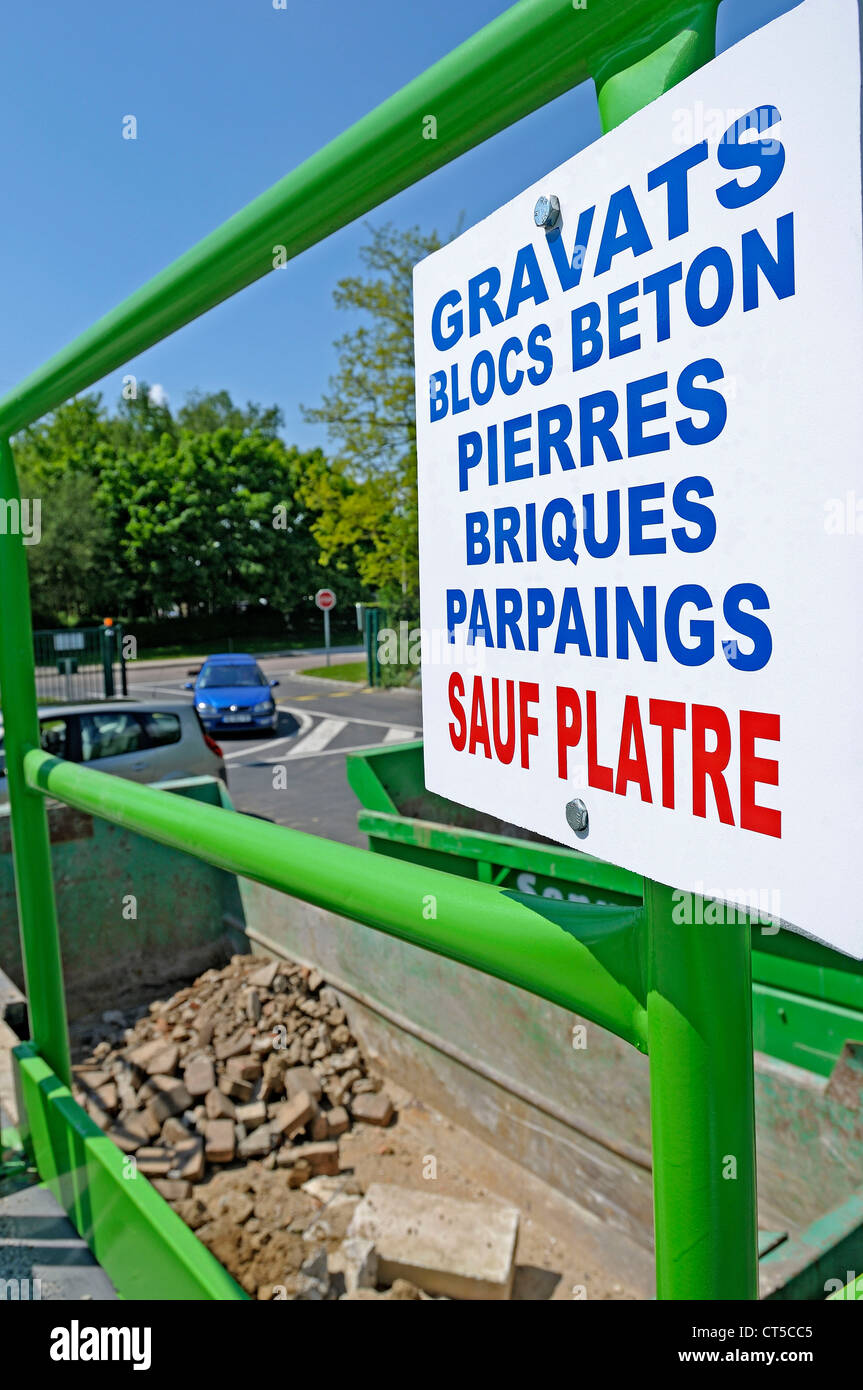 Brick and concrete recycling centre hi-res stock photography and images ...