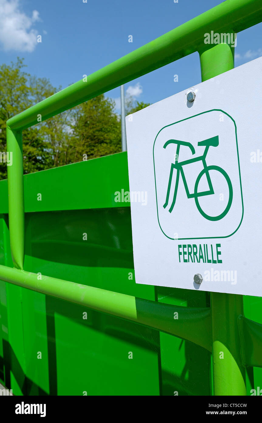 Sorted metal waste garbage hi-res stock photography and images - Alamy