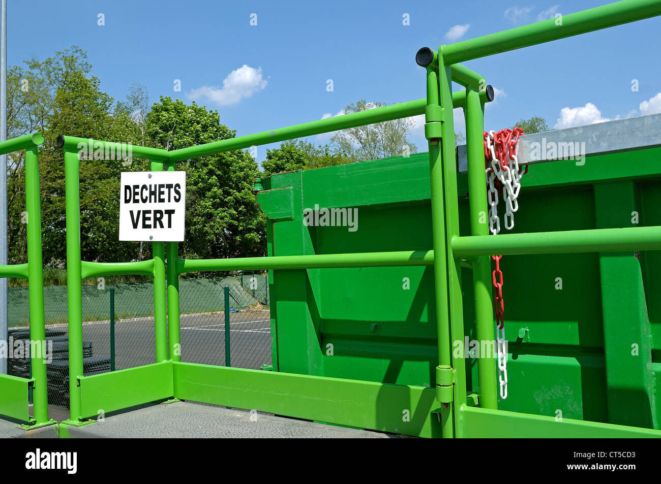 Center waste collection hi-res stock photography and images - Alamy