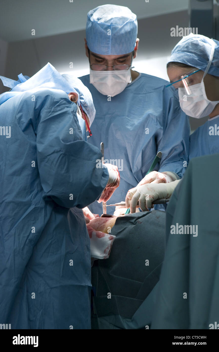 Nephrectomy hi-res stock photography and images - Alamy