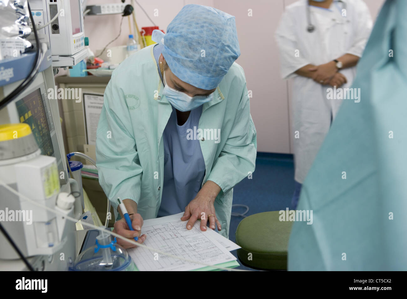 Nephrectomies hi-res stock photography and images - Alamy