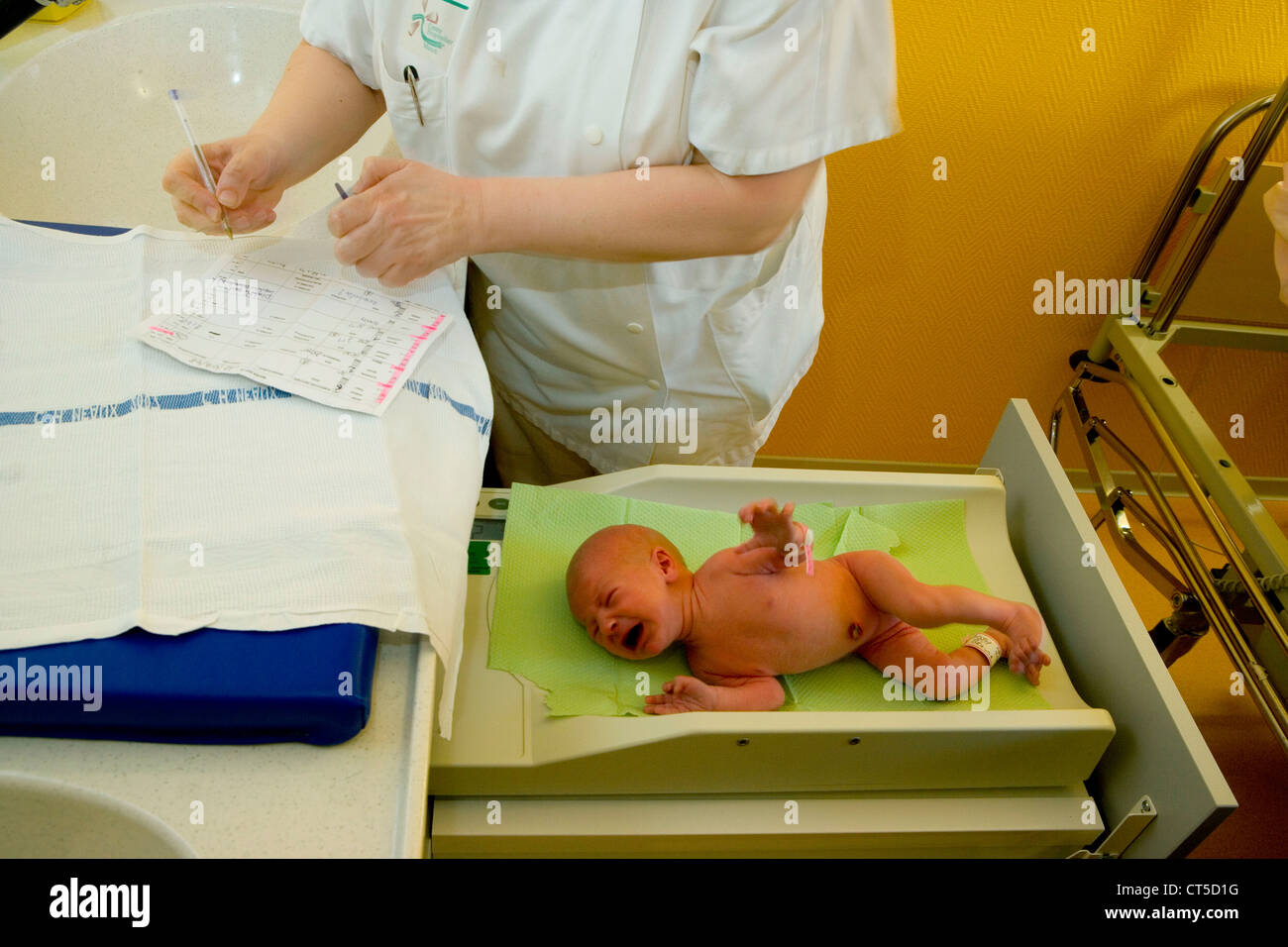 WEIGHT, NEWBORN BABY Stock Photo - Alamy