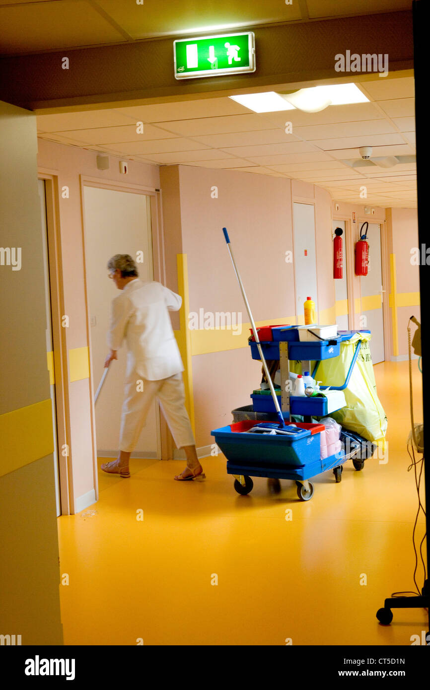 Hospital cleaning hi-res stock photography and images - Alamy