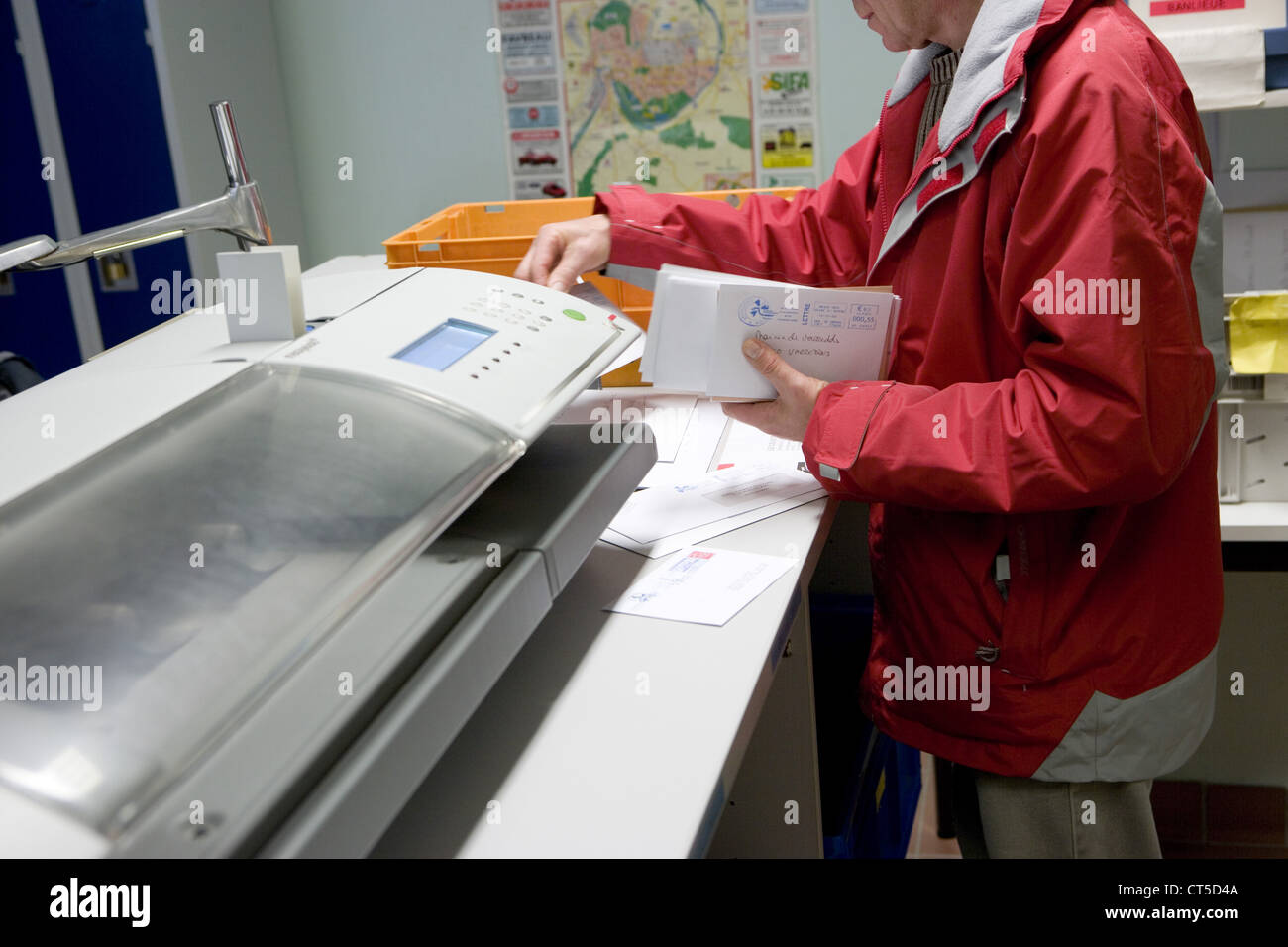 Hospital orderly hi-res stock photography and images - Alamy