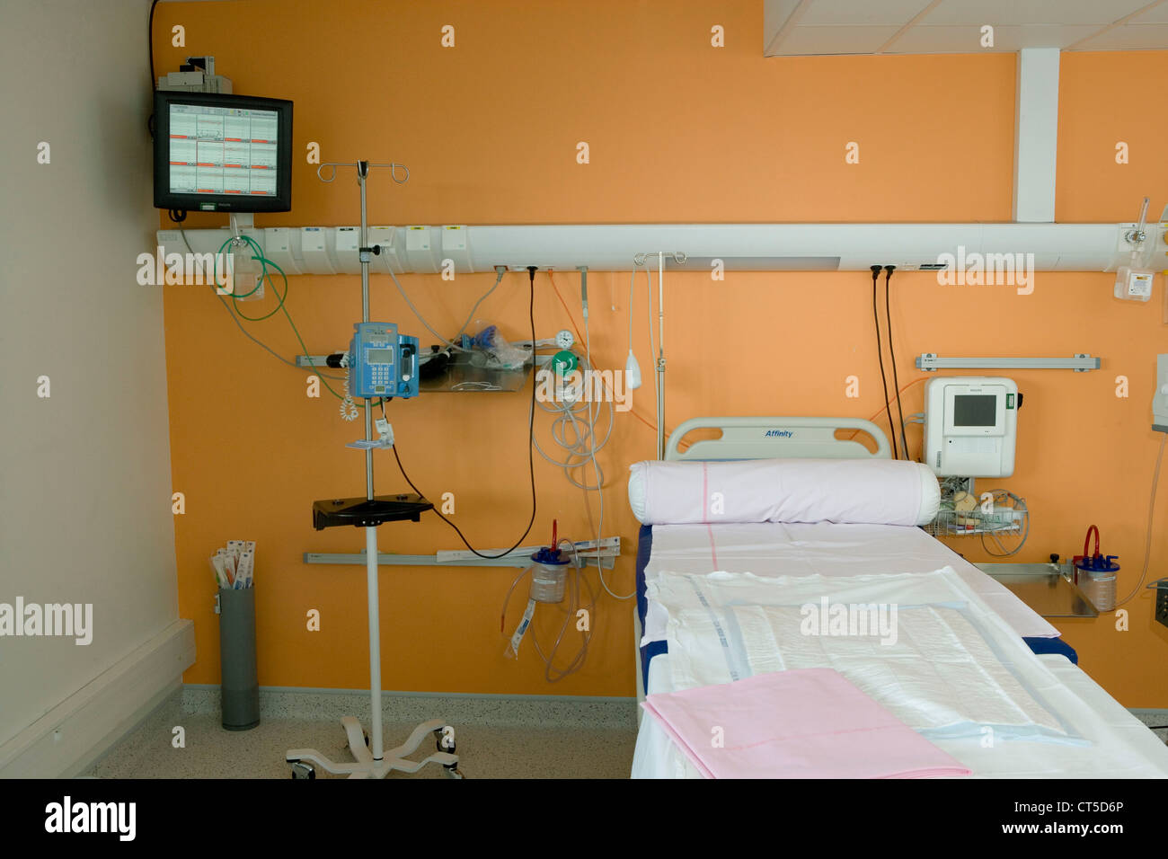 Maternity ward hospital empty hi-res stock photography and images - Alamy