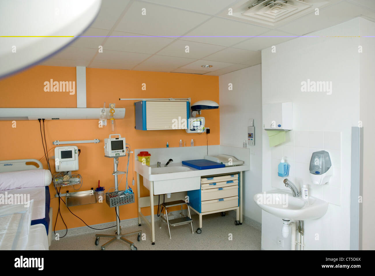 Maternity ward hospital empty hi-res stock photography and images - Alamy
