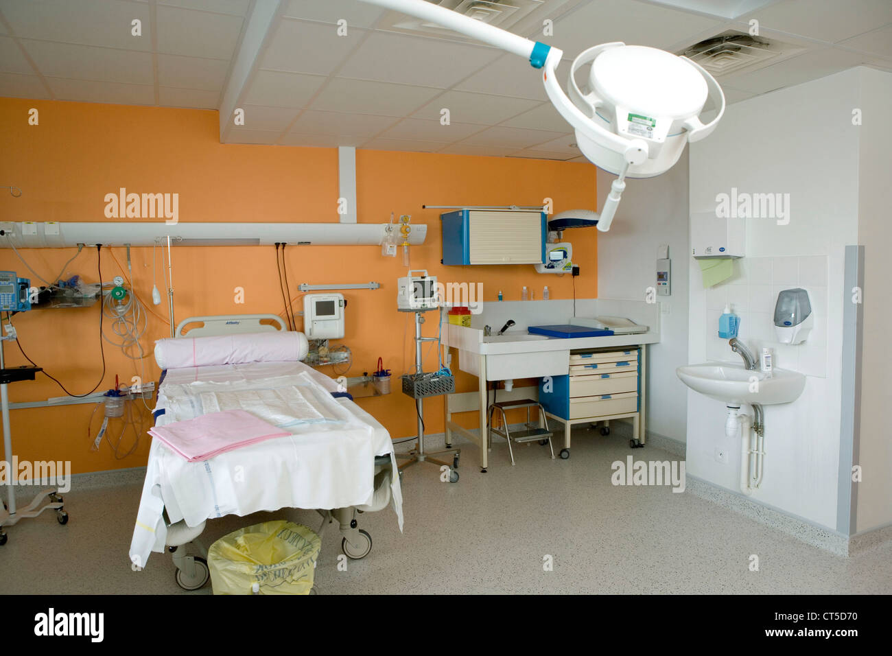 Maternity ward hospital empty hi-res stock photography and images - Alamy