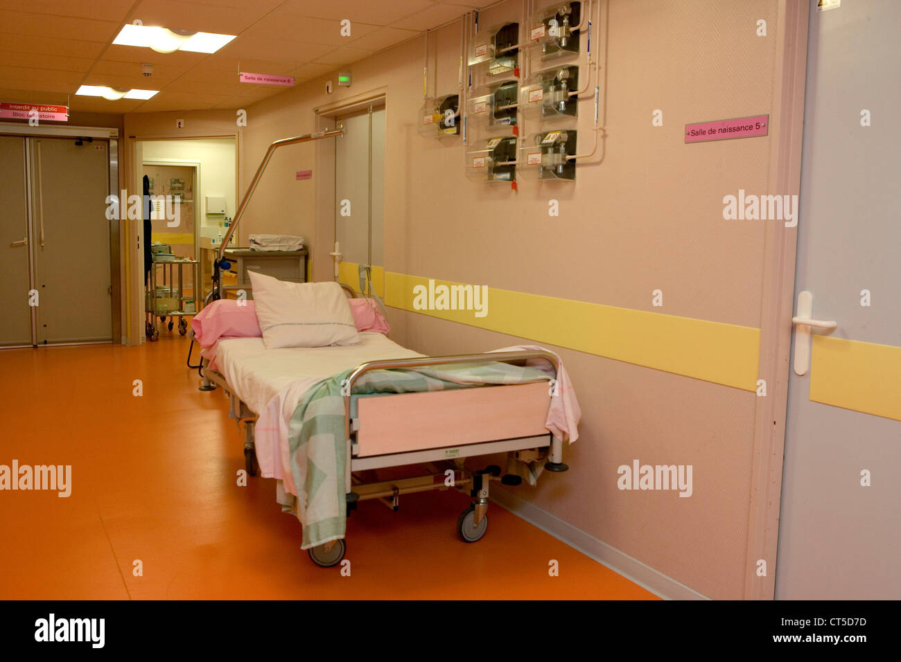 INTERIOR OF A HOSPITAL Stock Photo - Alamy