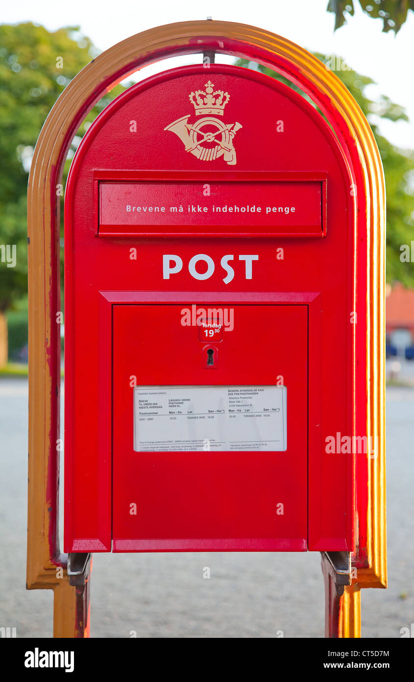 Classical letterbox hi-res stock photography and images - Alamy