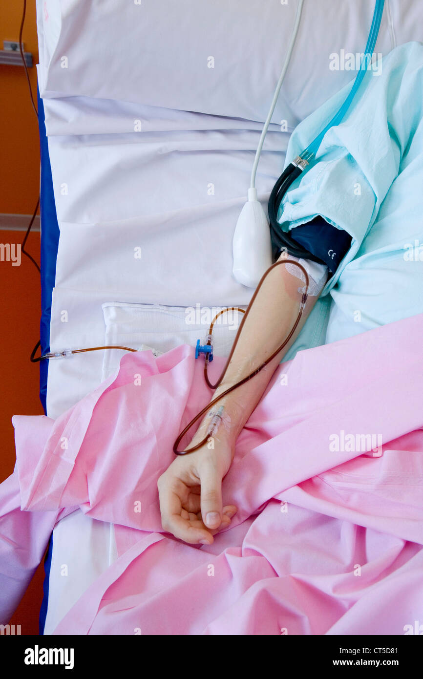 PREGNANT WOMAN WITH A DRIP Stock Photo - Alamy