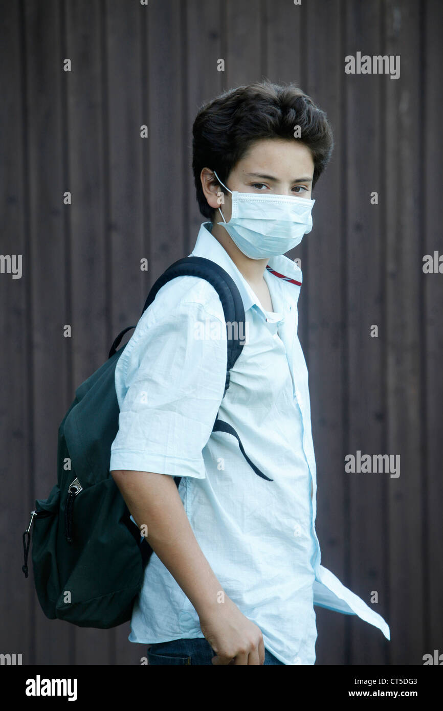Teen boy medical mask school hi-res stock photography and images - Alamy