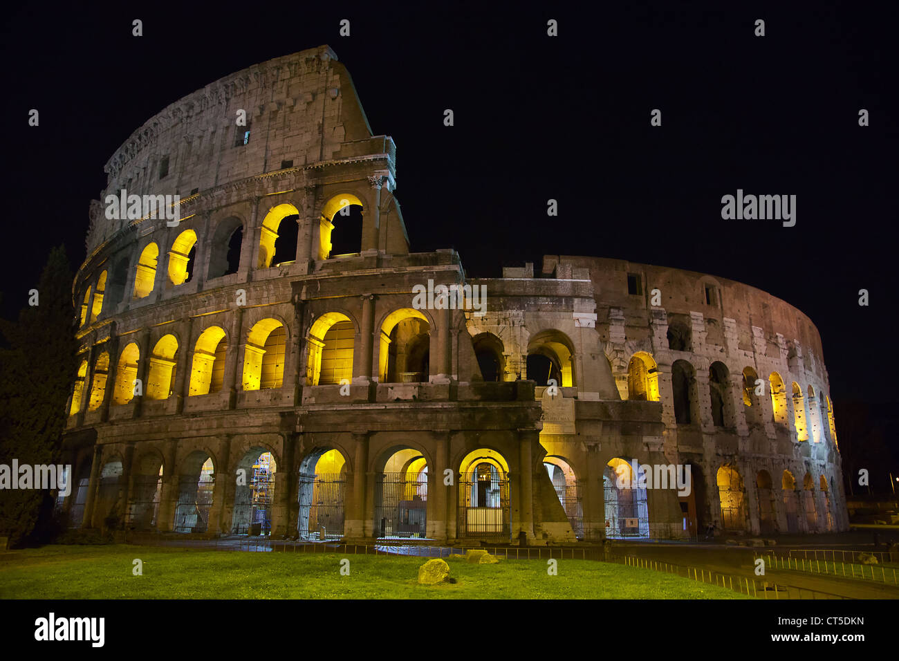 Ancient rome colloseum gladiators hi-res stock photography and images ...