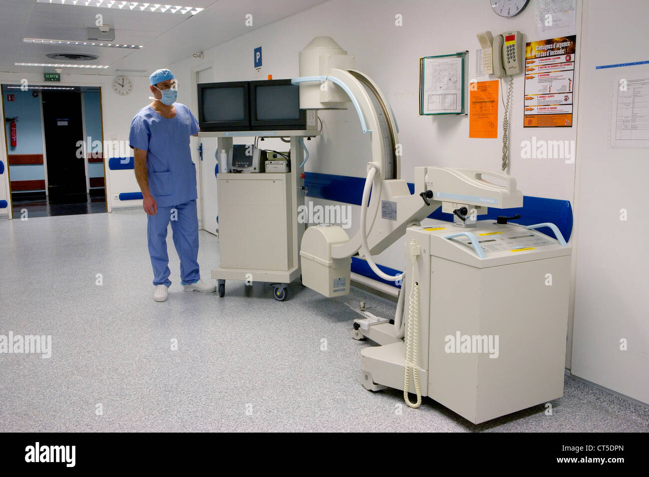 DIGITAL ANGIOGRAPHY MACHINE Stock Photo - Alamy