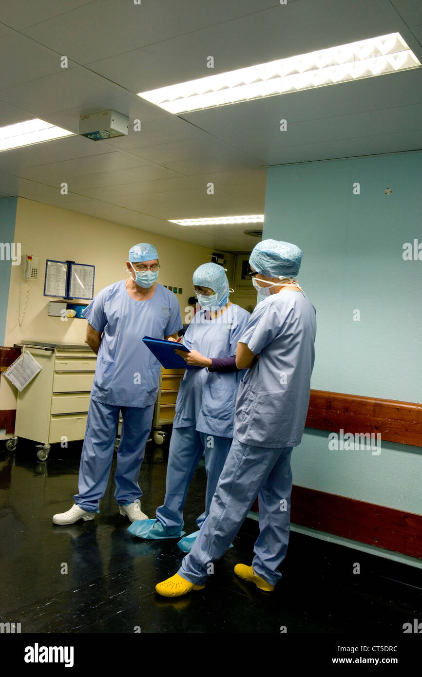 DOCTOR WITH MEDICAL RECORD Stock Photo - Alamy
