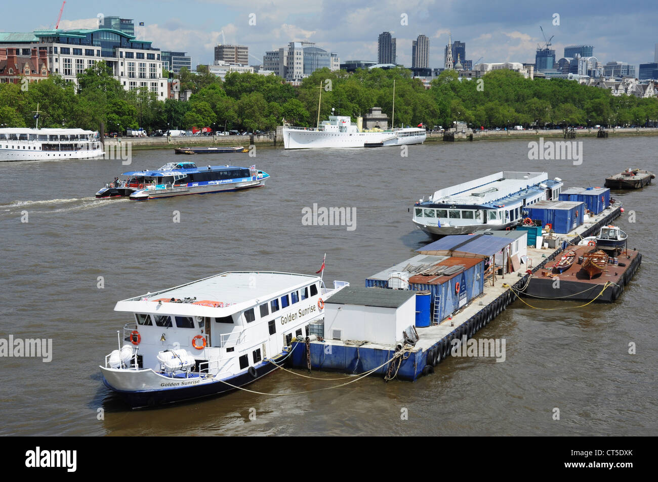 Pontoon river moorings hi-res stock photography and images - Alamy