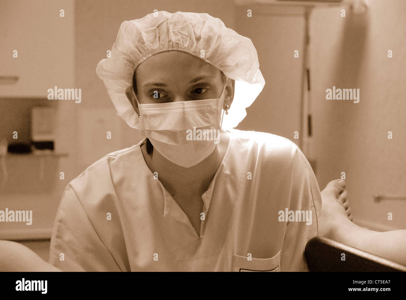 Midwife hospital labor hi-res stock photography and images - Alamy