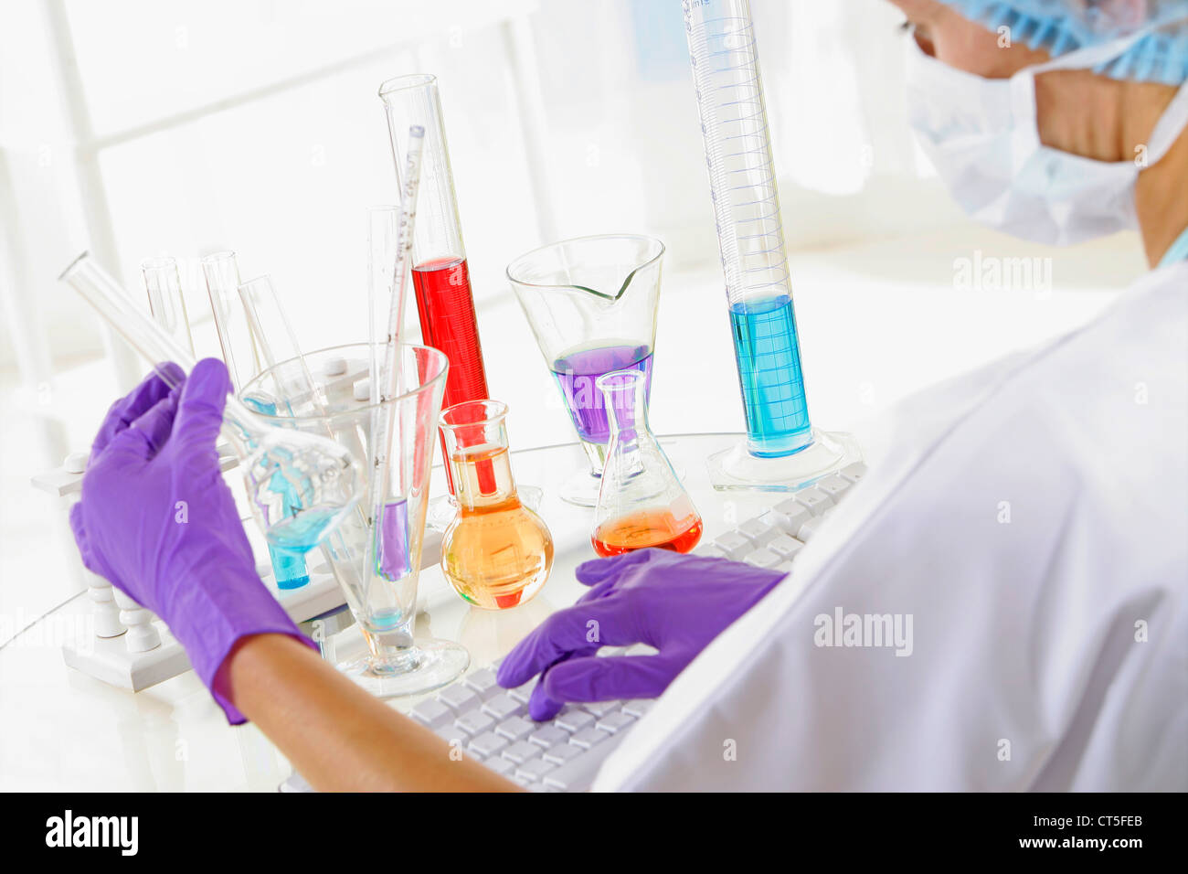 Keyboard and conical flask hi-res stock photography and images - Alamy