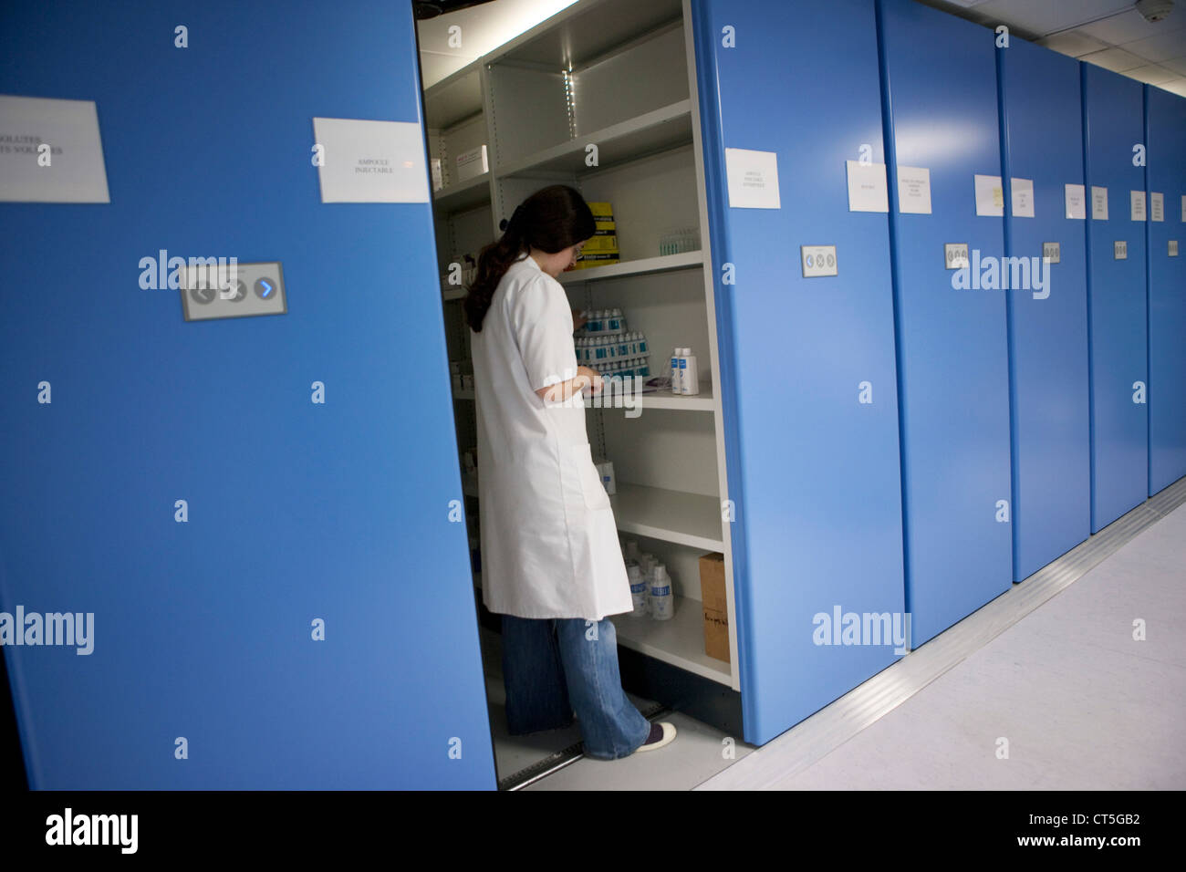 Central laboratory hospital center hi-res stock photography and images ...