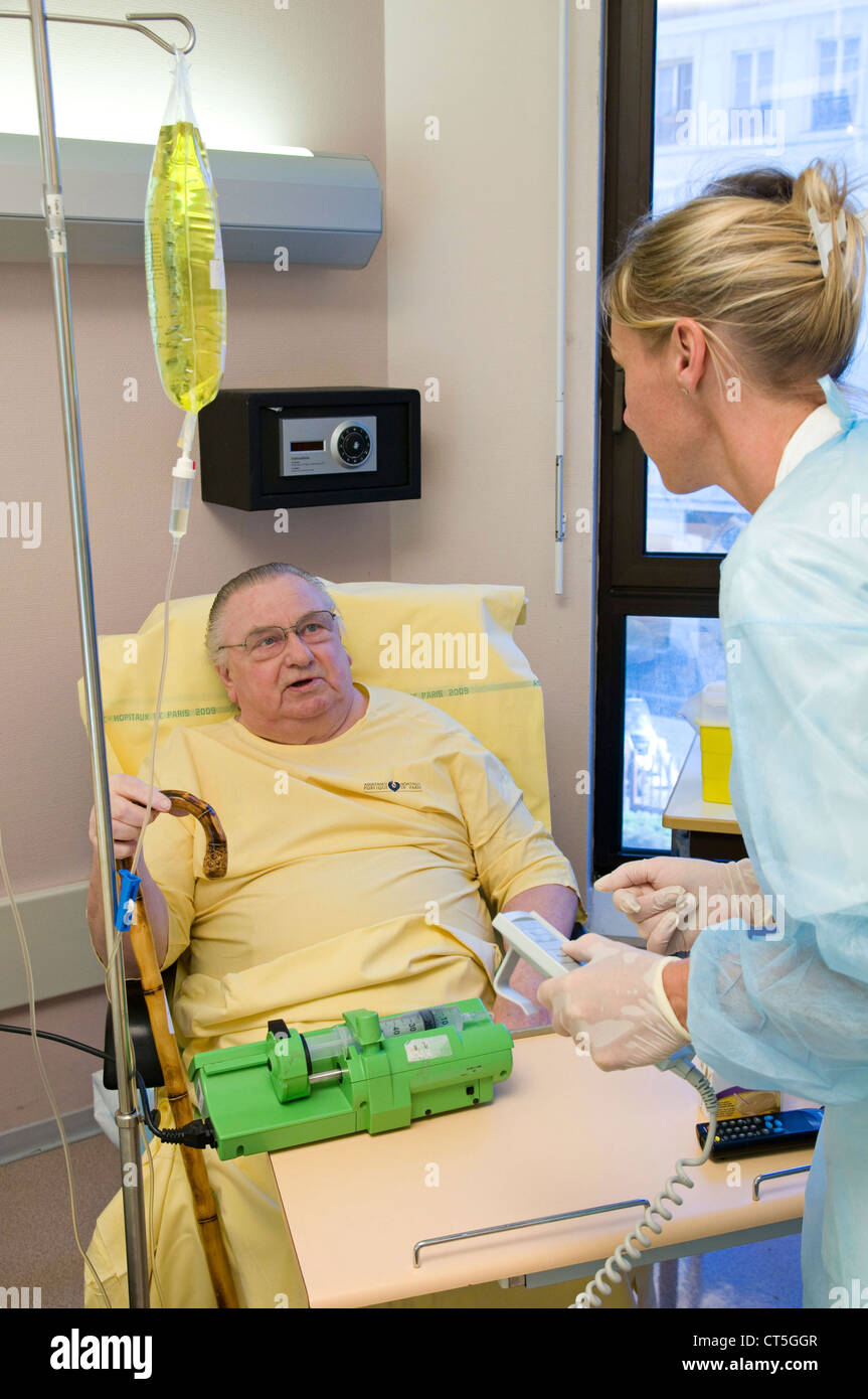 Male nurses aide hi-res stock photography and images - Alamy