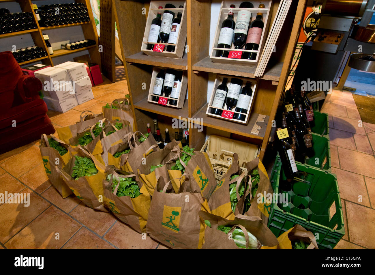 Organic stores hi-res stock photography and images - Alamy