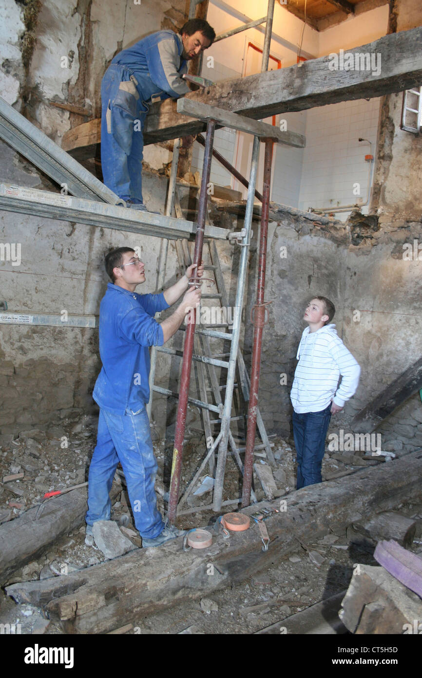 TRAINING IN CONSTRUCTION WORK Stock Photo - Alamy