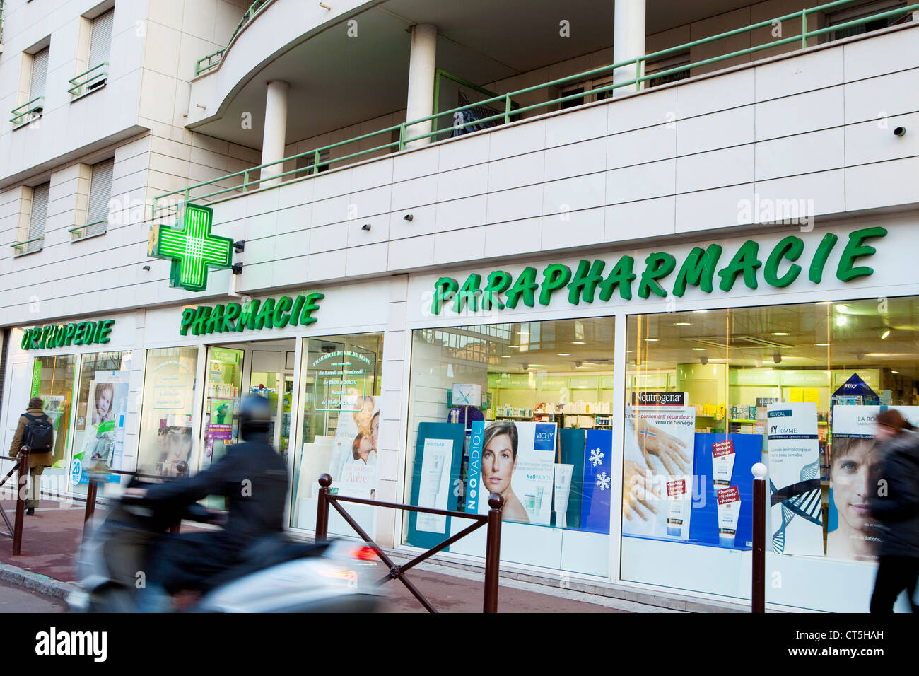 OUTSIDE OF A CHEMIST'S SHOP Stock Photo - Alamy