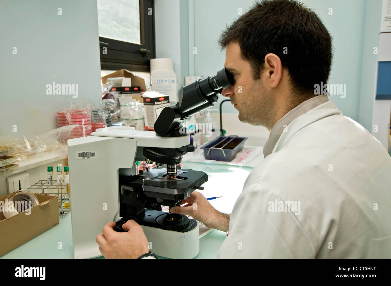 Microscope glass slides hi-res stock photography and images - Alamy