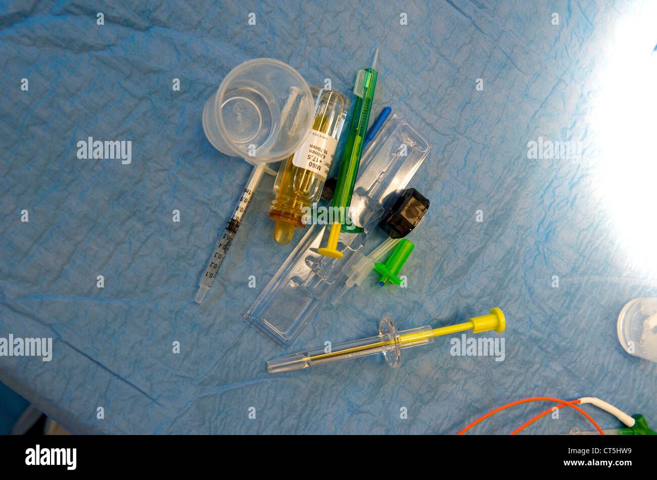 Cataract surgery instruments hi-res stock photography and images - Alamy