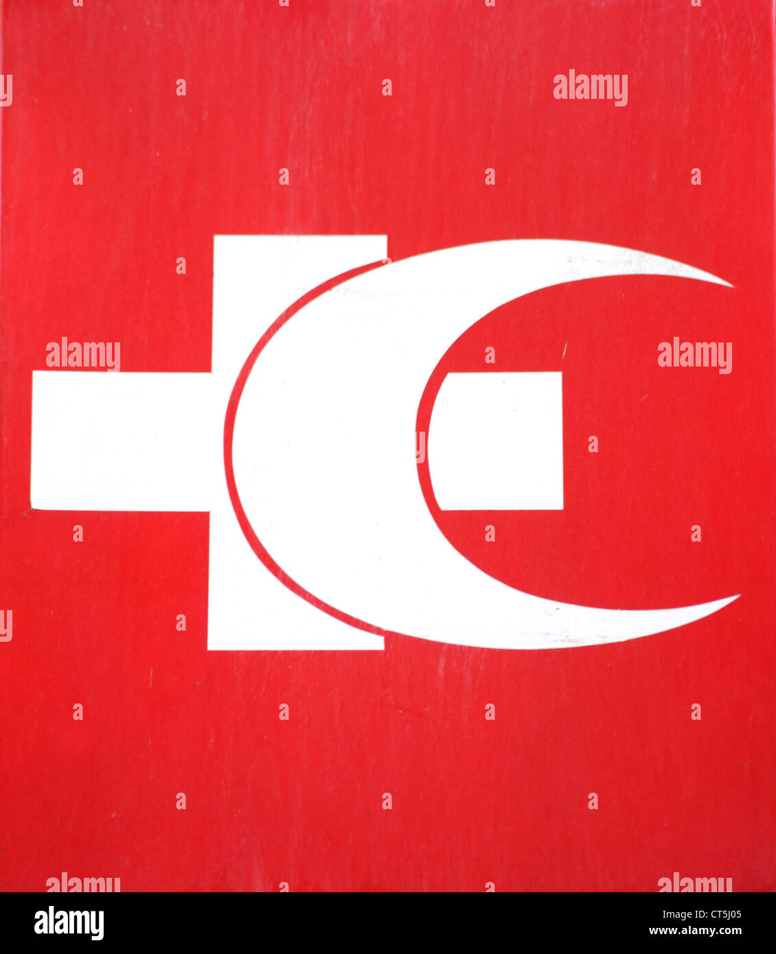 Red crescent aid work hi-res stock photography and images - Alamy