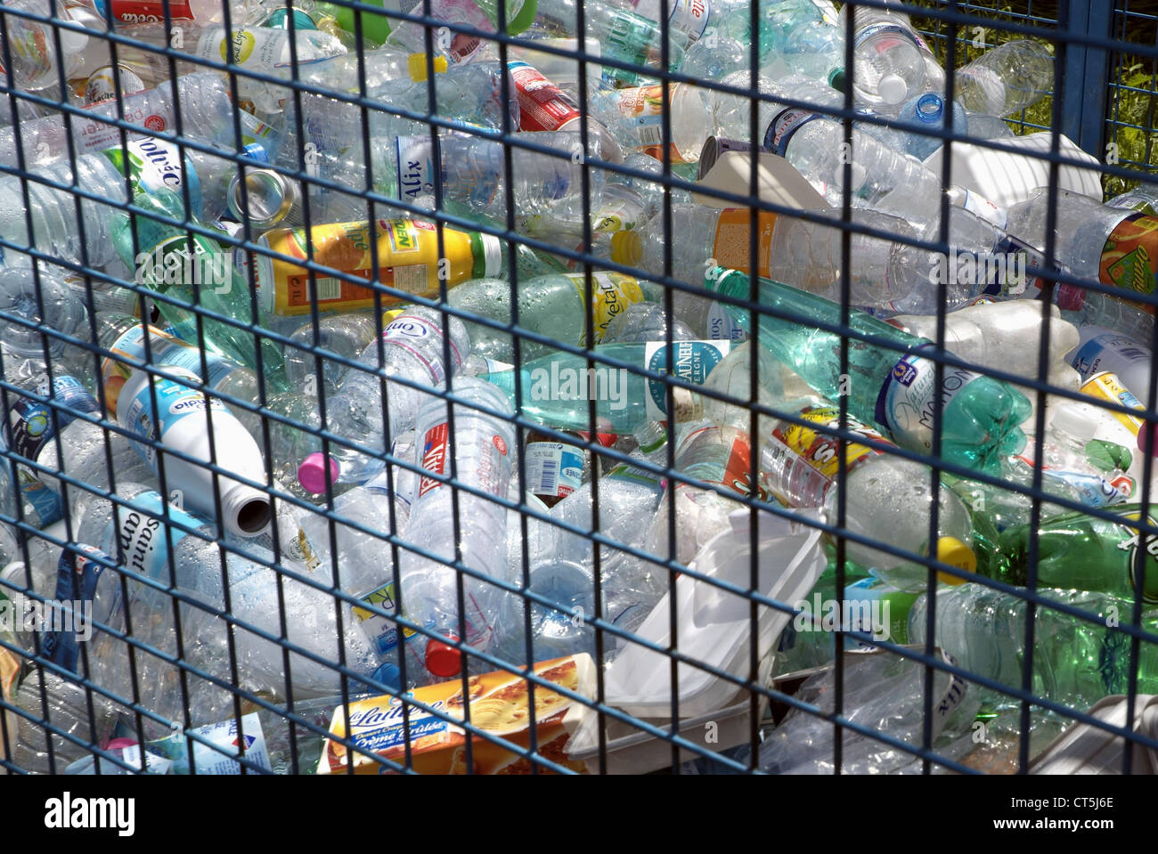 Plastic bottles refuse collection hi-res stock photography and images ...