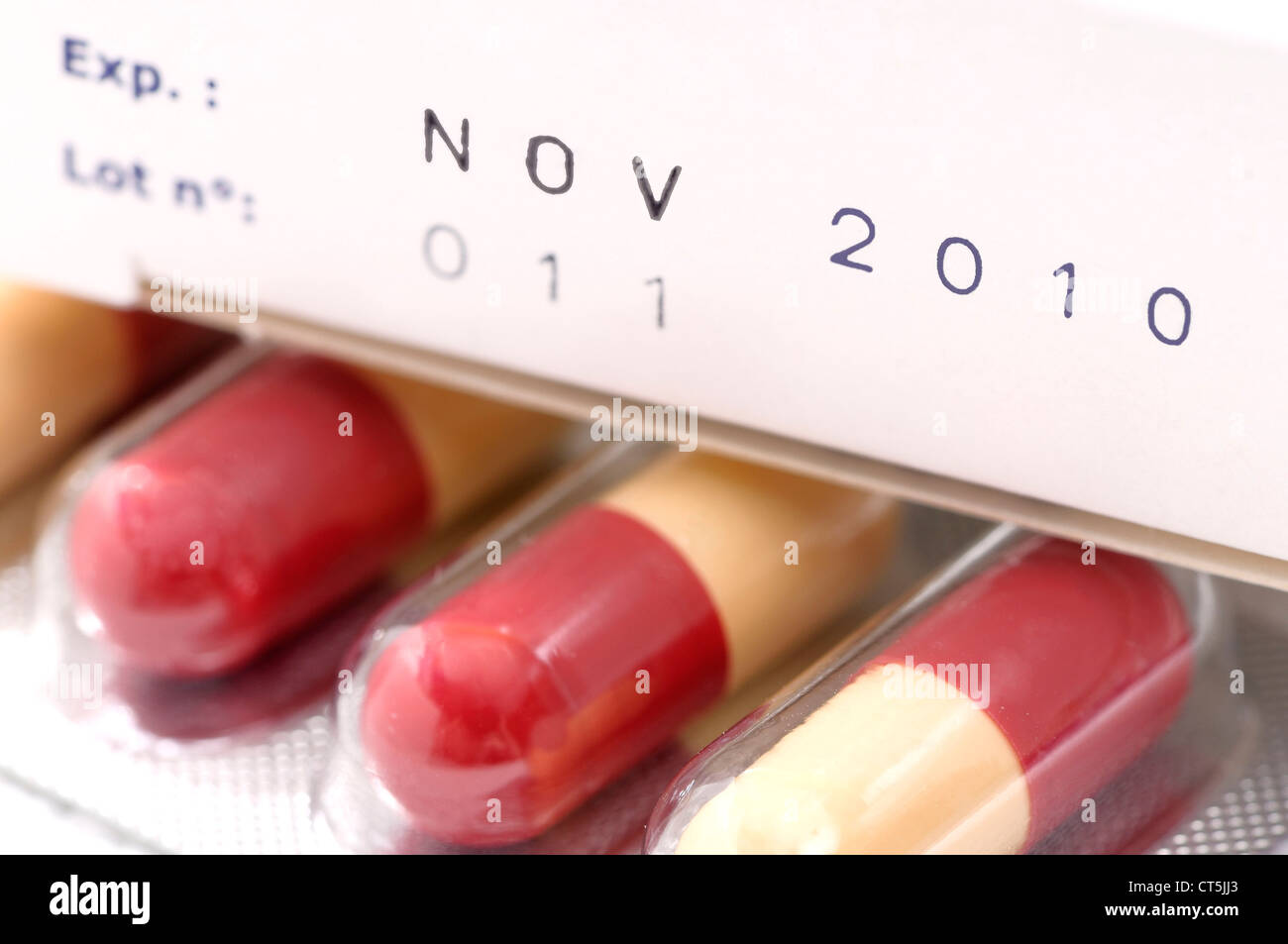 Expiration dates medicine hi-res stock photography and images - Alamy